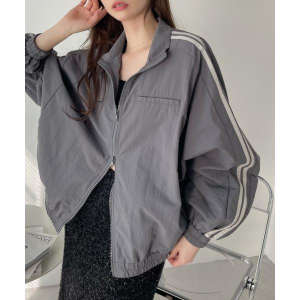 参考価格：6，090円発売時期：2024年02月コンディション：B（目立つ使用感なし）使用感が少ない、または気にならないアイテム袖口：型崩れ参考商品名：配色 2ライン Y2K ダブルジップ ナイロン ブルゾン ジャケット参考品番：ada93...