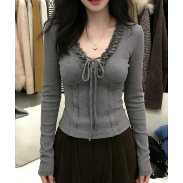 ZOZO問い合わせ番号:101812290ショップ:gossip！ロサンゼルス，ゴシップロサンゼルスブランド:gossip！ロサンゼルス，ゴシップロサンゼルス商品名:【Y2Kガーリー】レトロレースリボン付きVネック長袖Tシャツカテゴリ:トッ...