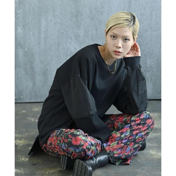 『セール実施中』参考価格：14，799円発売時期：2025年06月コンディション：A（使用感なし）数回使用した程度で使用感が感じられないアイテム参考商品名：UNISEX 異素材裏毛プルオーバー参考品番：FM2403-0158【商品に関する注...