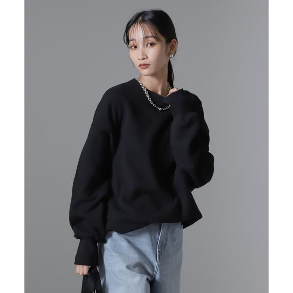 『セール実施中』参考価格：6，050円発売時期：2024年10月コンディション：D（傷・汚れあり）傷や汚れがあるが使用には問題ないアイテム首周り・後身頃：汚れ参考商品名：バックオープンディティール裏毛トップス参考品番：673-4223317...