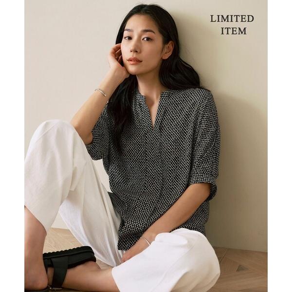 参考価格：17，930円発売時期：2025年03月コンディション：A（使用感なし）数回使用した程度で使用感が感じられないアイテム参考商品名：BackSatinAmunzen 5分袖キーネックブラウス参考品番：BLCYGM0074【商品に関す...