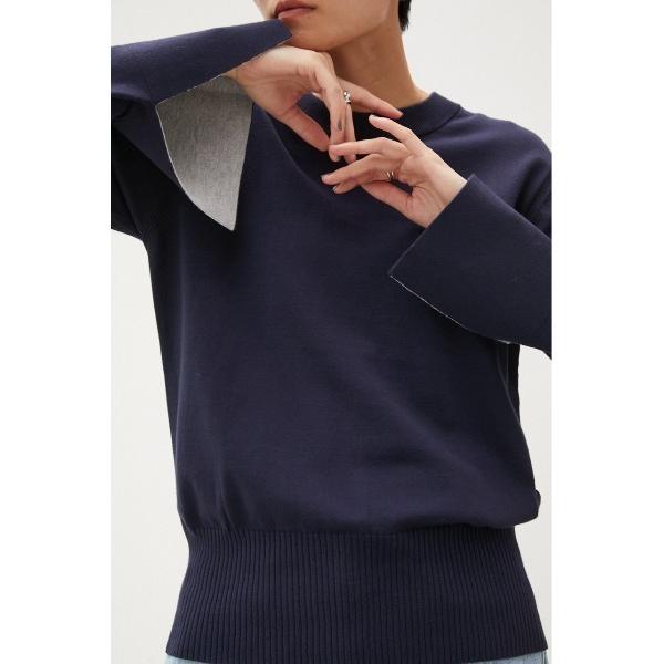 『セール実施中』参考価格：6，490円発売時期：2022年08月コンディション：A（使用感なし）数回使用した程度で使用感が感じられないアイテム全体的：型崩れ参考商品名：バイカラークルーネックプルオーバー参考品番：254FAT70-109H【...