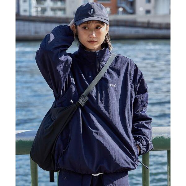 『セール実施中』参考価格：8，800円発売時期：2023年12月コンディション：B（目立つ使用感なし）使用感が少ない、または気にならないアイテム全体的：汚れ参考商品名：【FFEIN(フェイン)】2WAY ハーフジップアノラックスタンドナイロ...