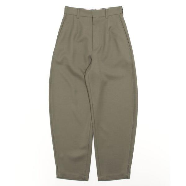 『タイムセール実施中』参考価格：36，300円発売時期：2022年09月コンディション：A（使用感なし）数回使用した程度で使用感が感じられないアイテム全体的：型崩れ参考商品名：＜LOEFF＞W/VIS ツイル ボンタンパンツ参考品番：881...