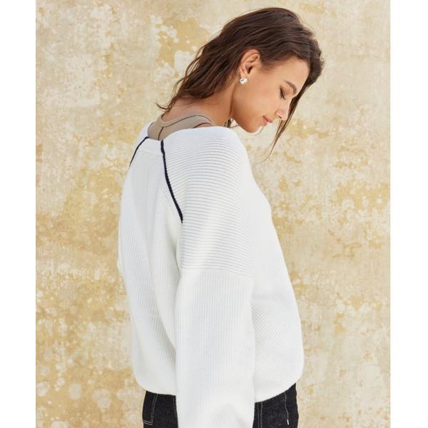 『セール実施中』参考価格：14，300円発売時期：2022年10月コンディション：C（やや使用感あり）使用感があり、やや気になる傷や汚れがあるアイテム全体的：毛玉、汚れ参考商品名：V Neck Knit Top /Vネックニットトップ参考品...