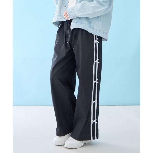 ZOZO問い合わせ番号:101999973ショップ:cross marche，クロスマルシェブランド:BISKEE，ビスキー商品名:ライン+リボン使いワイドパンツカテゴリ:パンツ>その他パンツブランド品番:212867素材:【本体】綿...