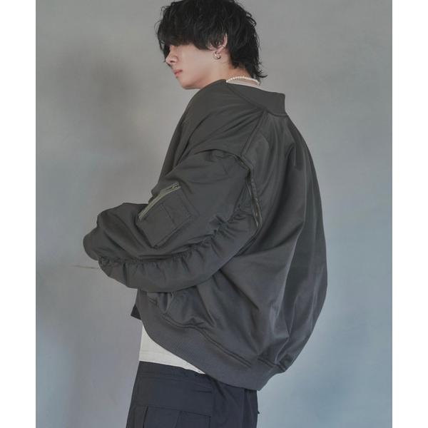 『タイムセール実施中』参考価格：11，000円発売時期：2023年10月コンディション：A（使用感なし）数回使用した程度で使用感が感じられないアイテム参考商品名：パデットボリューム2WAY MA-1ブルゾン参考品番：AASTR1023002...