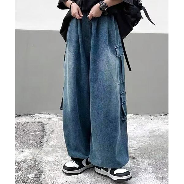 『セール実施中』参考価格：5，500円発売時期：2025年05月コンディション：A（使用感なし）数回使用した程度で使用感が感じられないアイテム参考商品名：DEWEY シャーリング ワイド デニムカーゴパンツ参考品番：IVW4206 DEWE...