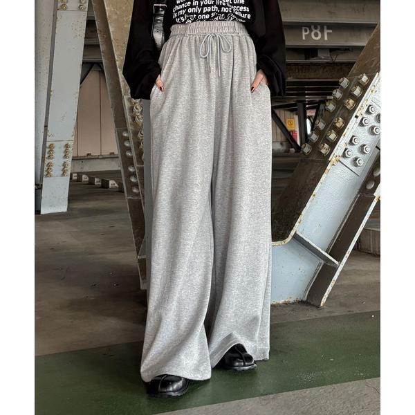 『タイムセール実施中』参考価格：5，280円発売時期：2025年04月コンディション：A（使用感なし）数回使用した程度で使用感が感じられないアイテム参考商品名：【ISOOK / アイスー】ドローコードワイドスウェットパンツ / ビックシルエ...