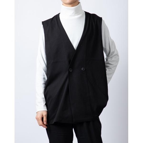 『セール実施中』参考価格：6，050円発売時期：2023年02月コンディション：A（使用感なし）数回使用した程度で使用感が感じられないアイテム参考商品名：ストレッチTR ノーカラーダブルベスト参考品番：313W2614【商品に関する注意事項...