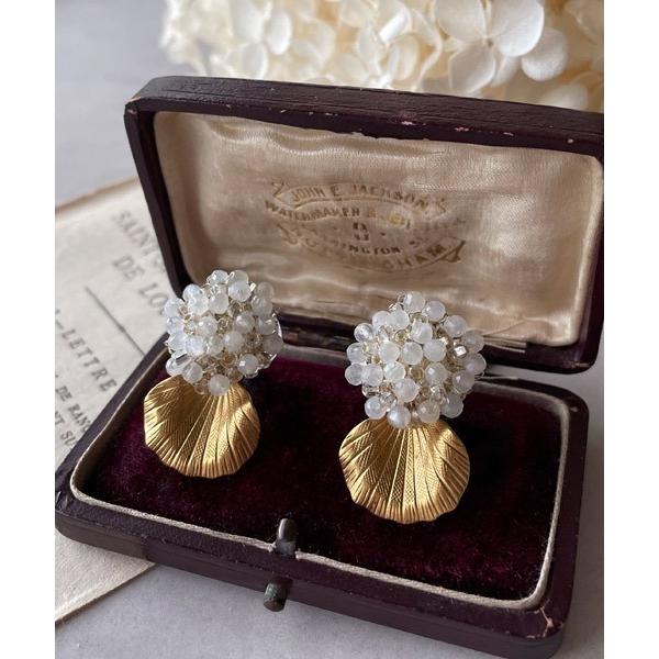 ZOZO問い合わせ番号:102037092ショップ:TONE，トーンブランド:tone，トーン商品名:【mallelabrocante/マルラブロカント】天然石とアンティークビーズ×フラワーペタルの痛みにくいイヤリングカテゴリ:アクセサリー...