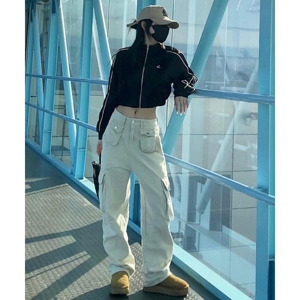 参考価格：3，980円発売時期：2023年08月コンディション：B（目立つ使用感なし）使用感が少ない、または気にならないアイテム全体的：汚れ、毛玉参考商品名：Short Track Jacket / ショート丈トラックジャケット参考品番：1...