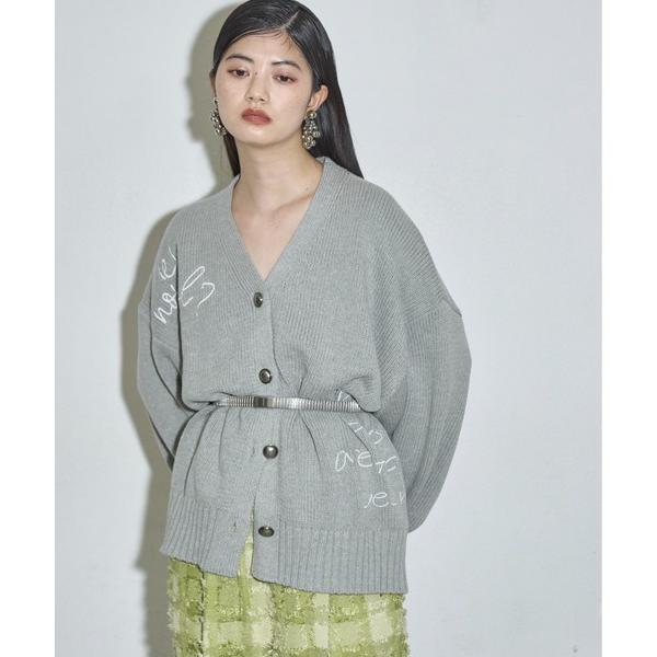 『セール実施中』参考価格：7，480円発売時期：2023年12月コンディション：C（やや使用感あり）使用感があり、やや気になる傷や汚れがあるアイテム全体的：毛玉参考商品名：レタリング刺繍ニットカーディガン参考品番：TY23274【商品に関す...