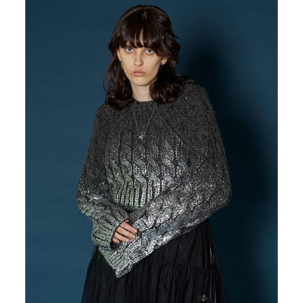 『タイムセール実施中』参考価格：19，800円発売時期：2023年09月コンディション：A（使用感なし）数回使用した程度で使用感が感じられないアイテム参考商品名：Metallic Foil Cable Short Knit/メタリックホイル...