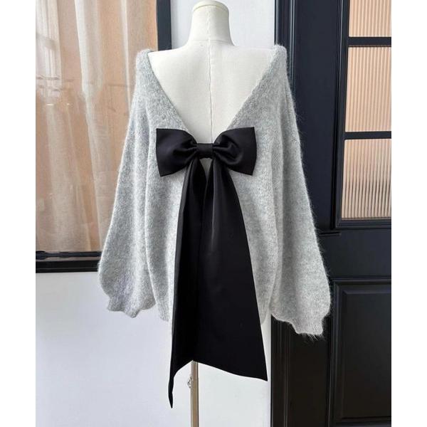 参考価格：5，940円発売時期：2024年10月コンディション：B（目立つ使用感なし）使用感が少ない、または気にならないアイテム全体的：汚れ、毛玉、ほつれ参考商品名：ブークレーバックリボンオーバーサイズプルオーバー参考品番：CAD24102...