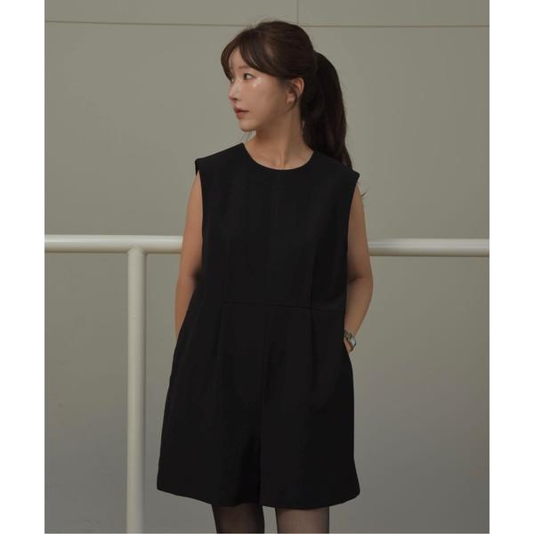 『セール実施中』参考価格：18，700円発売時期：2025年03月コンディション：B（目立つ使用感なし）使用感が少ない、または気にならないアイテム前身頃・すそ周り：汚れ参考商品名：tuck short all in one / タックショー...