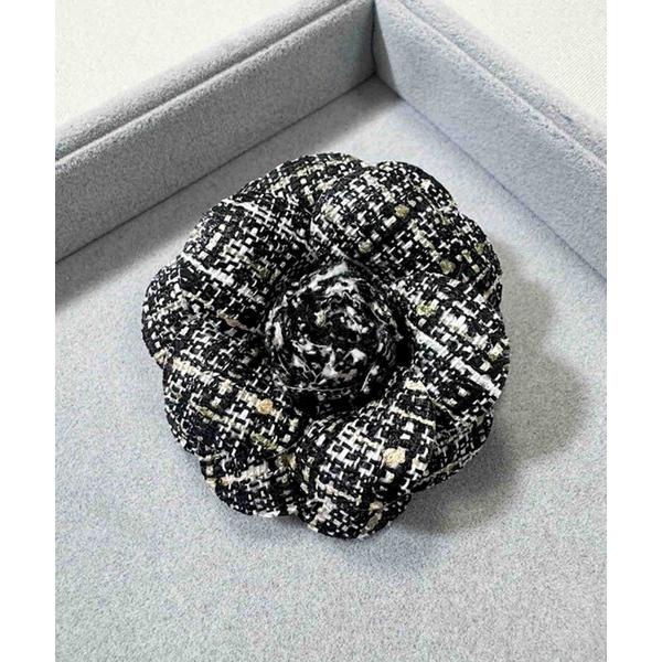 『タイムセール実施中』ZOZO問い合わせ番号:102141299ショップ:VIBGYOR，ヴィブジョーブランド:VIBGYOR，ヴィブジョー商品名:FReePLACe/ツィード調 フラワー ブローチ X12723カテゴリ:アクセサリー&gt...