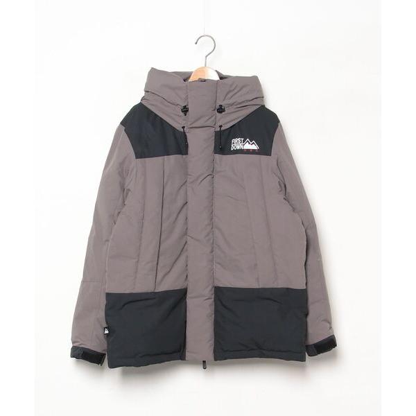 『セール実施中』参考価格：36，300円発売時期：2019年10月コンディション：B（目立つ使用感なし）使用感が少ない、または気にならないアイテム首周り・袖口：汚れ参考商品名：【FIRST DOWN/ファーストダウン】 パネルショートダウン...