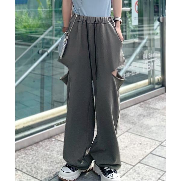 参考価格：4，998円発売時期：2024年02月コンディション：B（目立つ使用感なし）使用感が少ない、または気にならないアイテム前身頃：汚れすそ周り：毛玉参考商品名：【mily bilet】存在感を発揮する一枚。カットオフワイドスウェットパ...