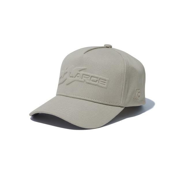 『タイムセール実施中』ZOZO問い合わせ番号:102222485ショップ:XLARGE，エクストララージブランド:XLARGE，エクストララージ商品名:EMBOSSED LOGO CAPカテゴリ:帽子>キャップブランド品番:10126...