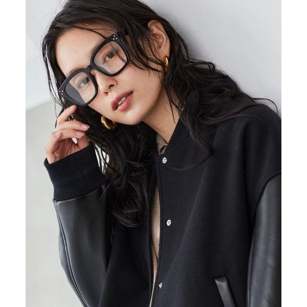 参考価格：4，950円発売時期：2025年07月コンディション：B（目立つ使用感なし）使用感が少ない、または気にならないアイテム表面：汚れ、傷付属品：保存袋参考商品名：BARNYARDSTORM / ウェリントン調光サングラス【調光レンズ】...