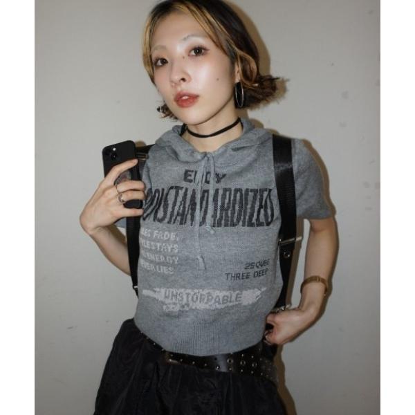 『セール実施中』参考価格：6，050円発売時期：2025年04月コンディション：A（使用感なし）数回使用した程度で使用感が感じられないアイテム参考商品名：【25quee】ロゴニットフーディSS/497156参考品番：497156【商品に関す...