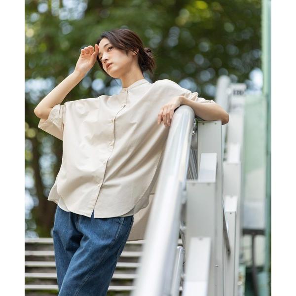 参考価格：17，600円発売時期：2024年07月コンディション：B（目立つ使用感なし）使用感が少ない、または気にならないアイテム首周り：汚れ参考商品名：コットンタイプライター×オーガンジーレイヤードシャツ参考品番：MN242T10【商品に...