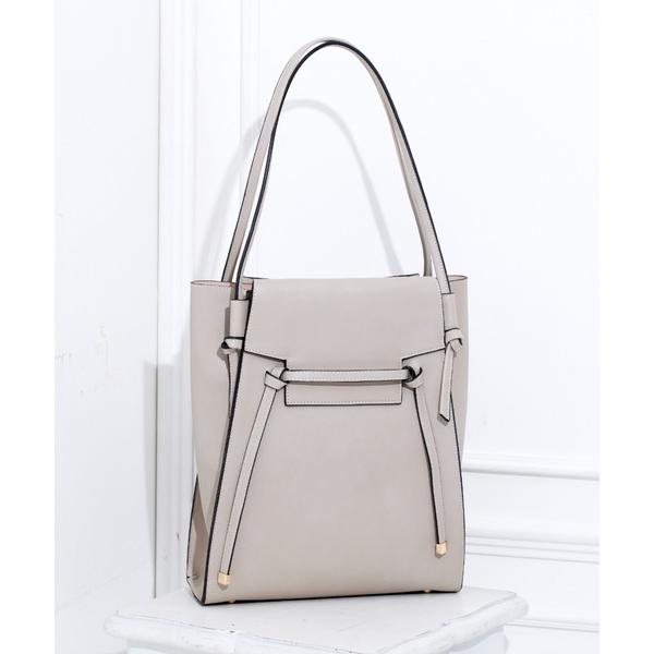 『セール実施中』参考価格：9，900円発売時期：2023年04月コンディション：C（やや使用感あり）使用感があり、やや気になる傷や汚れがあるアイテム全体的：汚れ、傷、ほつれ【商品に関する注意事項】・こちらの商品画像は、実物ではなく新品時の画...