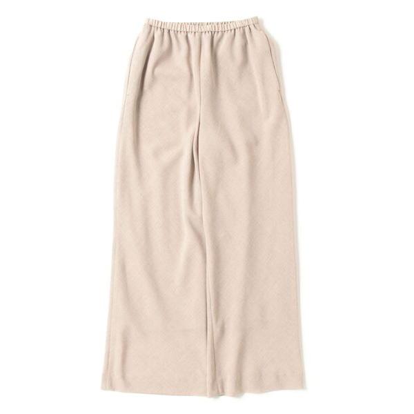 『セール実施中』参考価格：18，700円発売時期：2024年05月コンディション：C（やや使用感あり）使用感があり、やや気になる傷や汚れがあるアイテム全体的：毛玉、ほつれ、型崩れ参考商品名：ASAMI バイアス イージーパンツ参考品番：15...