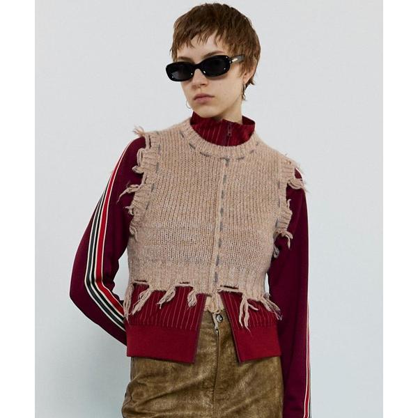 『セール実施中』参考価格：15，950円発売時期：2024年07月コンディション：A（使用感なし）数回使用した程度で使用感が感じられないアイテム参考商品名：Distressed Effect Fringe Knit Vest/ダメージフリン...