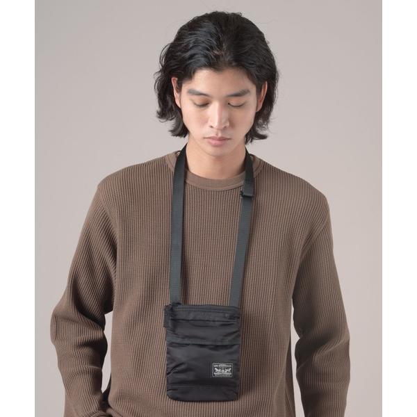 ZOZO問い合わせ番号:102308395ショップ:Levi's，リーバイスブランド:Levi's，リーバイス商品名:Levi's/リーバイス ミッションベイ クロスボディポーチカテゴリ:バッグ>ショルダーバッグブランド品番:005C...