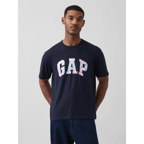 ZOZO問い合わせ番号:102308997ショップ:GAP，ギャップブランド:GAP，ギャップ商品名:リラックスフィット SAKURA GAPロゴTシャツカテゴリ:トップス>Tシャツ/カットソーブランド品番:866362素材:コットン...