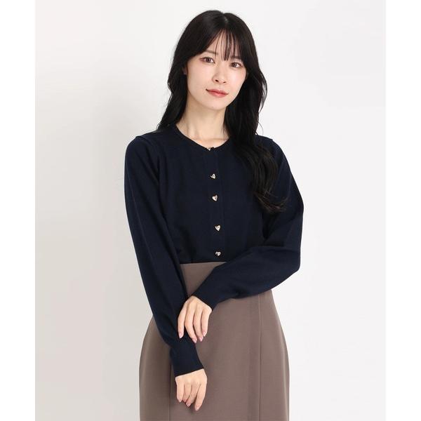 『セール実施中』参考価格：14，960円発売時期：2024年08月コンディション：B（目立つ使用感なし）使用感が少ない、または気にならないアイテム全体的：毛玉参考商品名：ハート釦ニットカーディガン参考品番：45-17215【商品に関する注意...