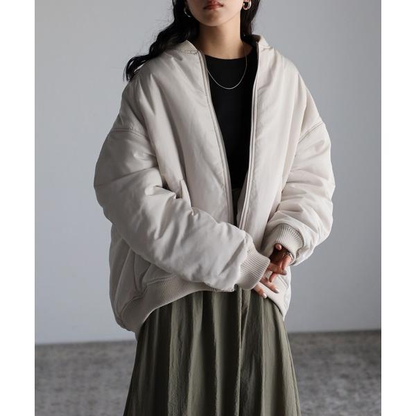 『セール実施中』参考価格：7，590円発売時期：2023年09月コンディション：C（やや使用感あり）使用感があり、やや気になる傷や汚れがあるアイテム前身頃・すそ周り：汚れ参考商品名：袖ギャザー中綿MA-1ブルゾン参考品番：88-002812...