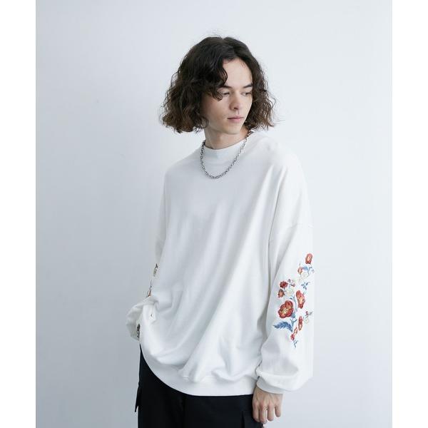 『セール実施中』参考価格：7，700円発売時期：2023年02月コンディション：C（やや使用感あり）使用感があり、やや気になる傷や汚れがあるアイテム全体的：汚れ参考商品名：スリーブフラワーモチーフスウェット参考品番：2023-A-ANM73...