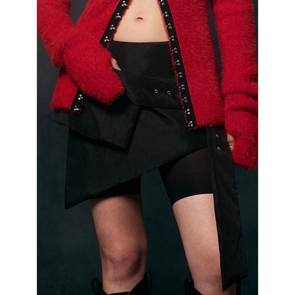 『セール実施中』参考価格：24，200円発売時期：2023年04月コンディション：A（使用感なし）数回使用した程度で使用感が感じられないアイテム参考商品名：Futon Wrap Miniskirt参考品番：2323508008【商品に関する...