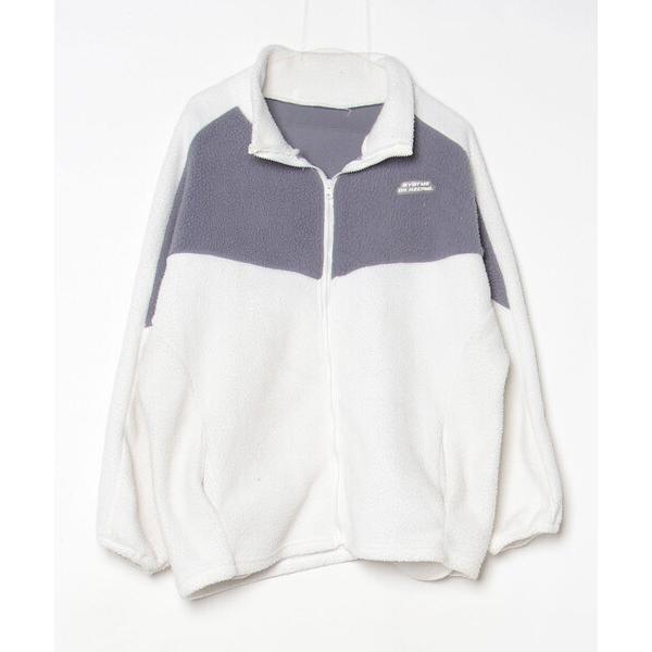 『セール実施中』参考価格：4，290円発売時期：2021年11月コンディション：C（やや使用感あり）使用感があり、やや気になる傷や汚れがあるアイテム全体的：保管上のにおいがします。全体的：汚れ、毛玉参考商品名：オーバーサイズ スタンドカラー...