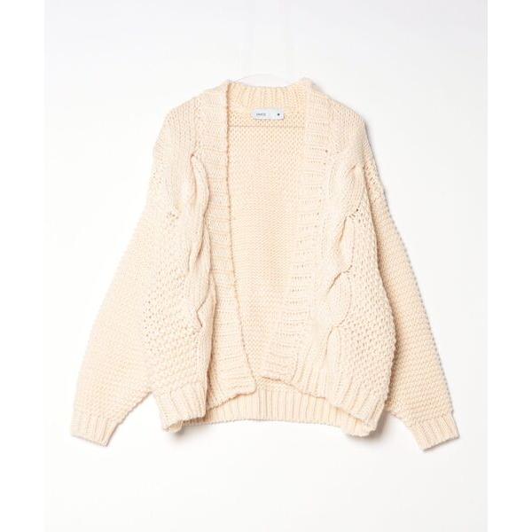 『タイムセール実施中』参考価格：27，500円発売時期：2021年09月コンディション：A（使用感なし）数回使用した程度で使用感が感じられないアイテム前身頃：ほつれ参考商品名：ローゲージスターカーディガン参考品番：A2813KCD004ZO...