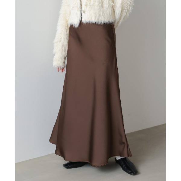 『タイムセール実施中』参考価格：4，400円発売時期：2025年08月コンディション：S（新品同様）タグ付きの未使用、または新品同様のアイテム付属品：タグ参考商品名：【選べるサイズ展開】サテンナロースカート参考品番：6531002【商品に関...