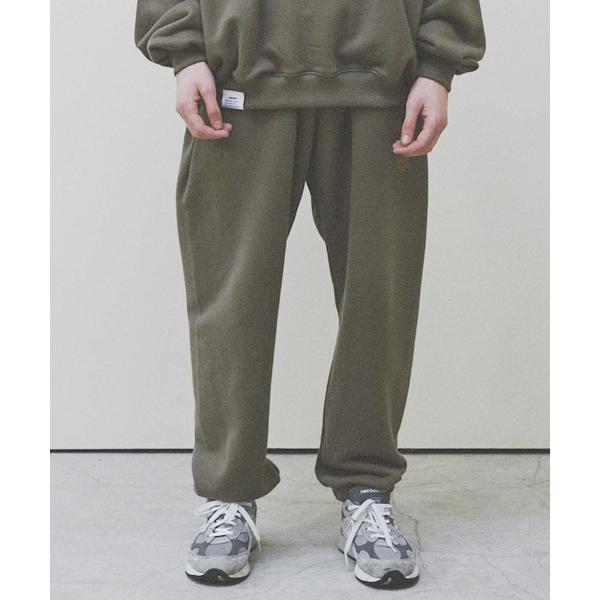 『タイムセール実施中』参考価格：18，700円発売時期：2023年10月コンディション：A（使用感なし）数回使用した程度で使用感が感じられないアイテム参考商品名：CHIMAYO SWEATPANTS参考品番：225301/225302【商品...