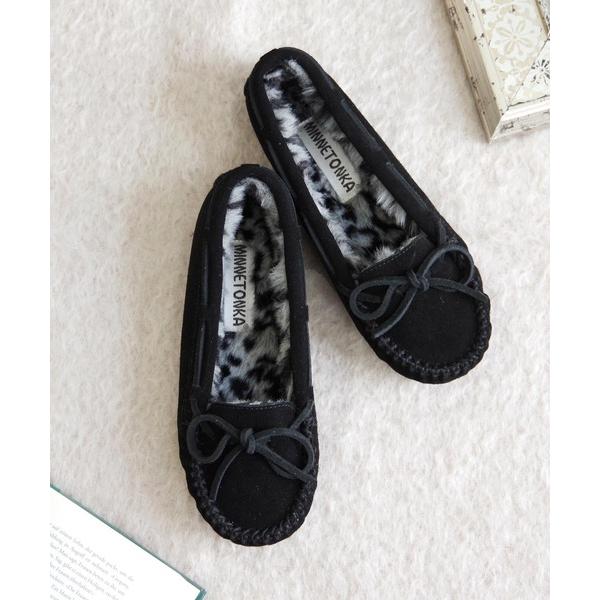 参考価格：12，100円発売時期：2024年01月コンディション：B（目立つ使用感なし）使用感が少ない、または気にならないアイテムかかと：擦り減りつま先：色あせ参考サイズ：23cm付属品：箱参考商品名：MINNETONKA（ミネトンカ） /...