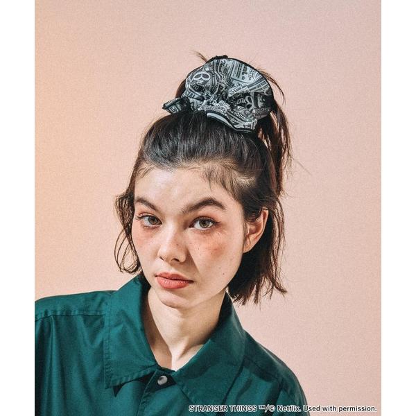 ZOZO問い合わせ番号:102452421ショップ:niko and...，ニコアンドブランド:niko and...，ニコアンド商品名:【STRANGER THINGS】コラボカラビナ付きシュシュカテゴリ:ヘアアクセサリー>シュシュ...