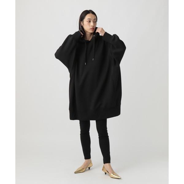 『セール実施中』参考価格：22，000円発売時期：2023年07月コンディション：C（やや使用感あり）使用感があり、やや気になる傷や汚れがあるアイテム首周り：色あせ参考商品名：STERNBERG/ダンボールBIGフーディーワンピース/961...