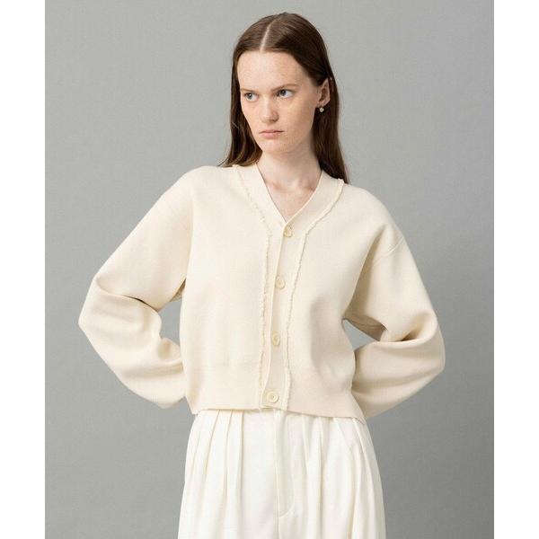 『タイムセール実施中』参考価格：19，910円発売時期：2024年10月コンディション：A（使用感なし）数回使用した程度で使用感が感じられないアイテム参考商品名：スムースニット カーディガン参考品番：KRNVCW0400【商品に関する注意事...