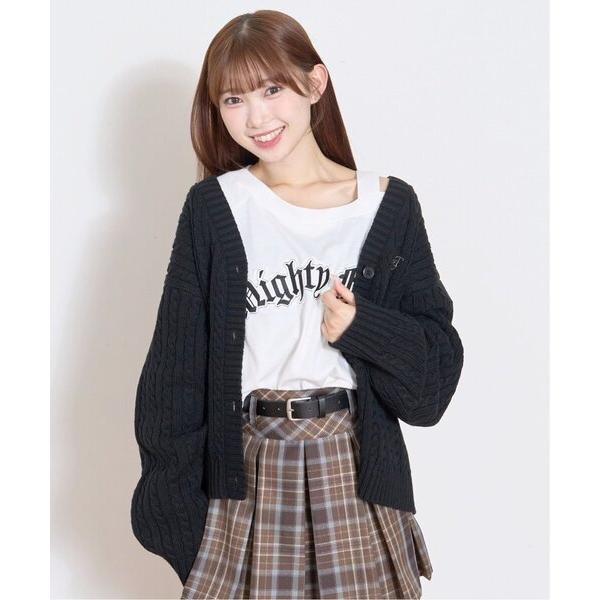 『セール実施中』参考価格：3，289円発売時期：2025年10月コンディション：D（傷・汚れあり）傷や汚れがあるが使用には問題ないアイテム袖：ひきつれ全体的：毛玉参考商品名：【GOODPRICE】ケーブルニットカーディガン参考品番：8353...