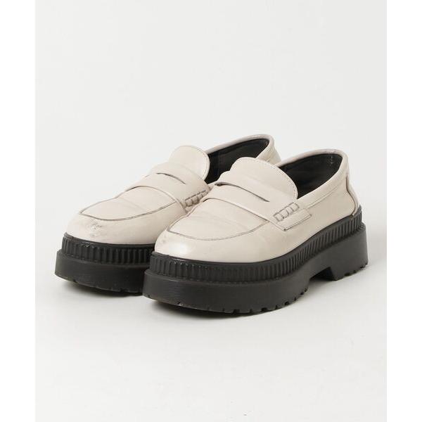 『タイムセール実施中』参考価格：4，290円発売時期：2021年12月コンディション：C（やや使用感あり）使用感があり、やや気になる傷や汚れがあるアイテム全体的：汚れかかと：擦り減り表面：履きジワ内側：剥げ付属品：箱ブランド違い参考商品名：...