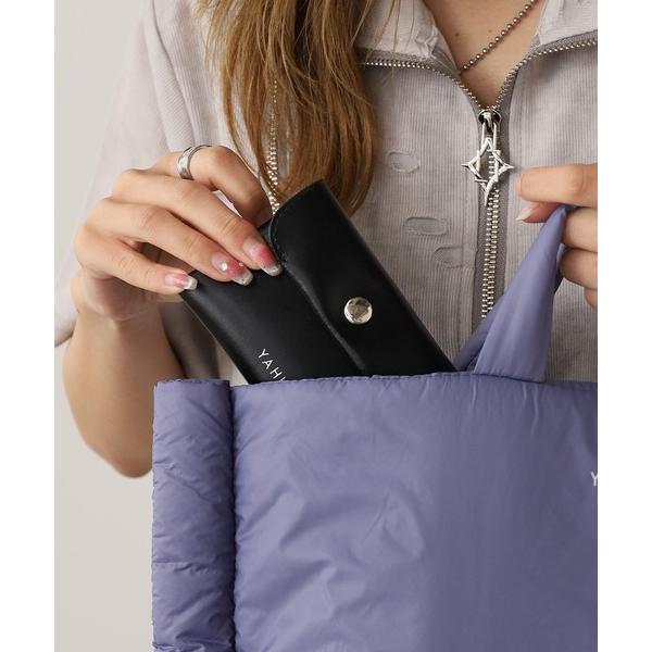 『セール実施中』参考価格：6，050円発売時期：2025年06月コンディション：B（目立つ使用感なし）使用感が少ない、または気にならないアイテム表面：剥げ参考商品名：YAHKI/ヤーキ MULTI CASE / マルチケース参考品番：52-...