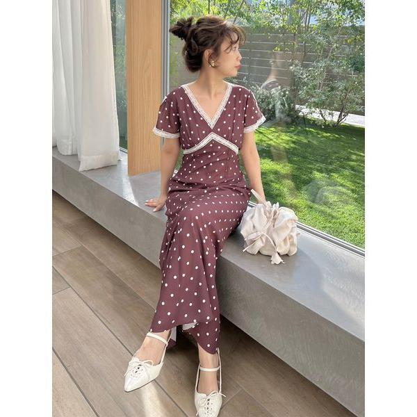 ZOZO問い合わせ番号:102541496ショップ:LILY BROWN，リリー ブラウンブランド:LILY BROWN，リリーブラウン商品名:ロマンティックレーストリムプリントワンピースカテゴリ:ワンピース/ドレス>ワンピースブラン...