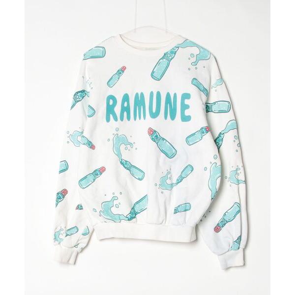 『タイムセール実施中』参考価格：5，500円発売時期：2021年08月コンディション：D（傷・汚れあり）傷や汚れがあるが使用には問題ないアイテム全体的：汚れ袖口：毛玉参考商品名：フード総柄スウェット(RAMUNE)参考品番：PN21SS-0...