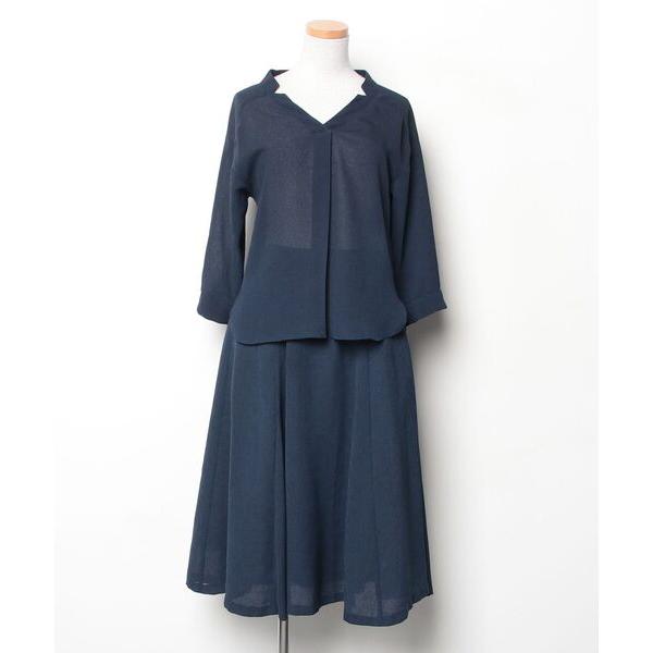 『セール実施中』参考価格：18，700円発売時期：2019年02月コンディション：A（使用感なし）数回使用した程度で使用感が感じられないアイテム参考商品名：【WEB限定】【SS/S/Lサイズあり】麻調スキッパーブラウス×フレアスカートセット...